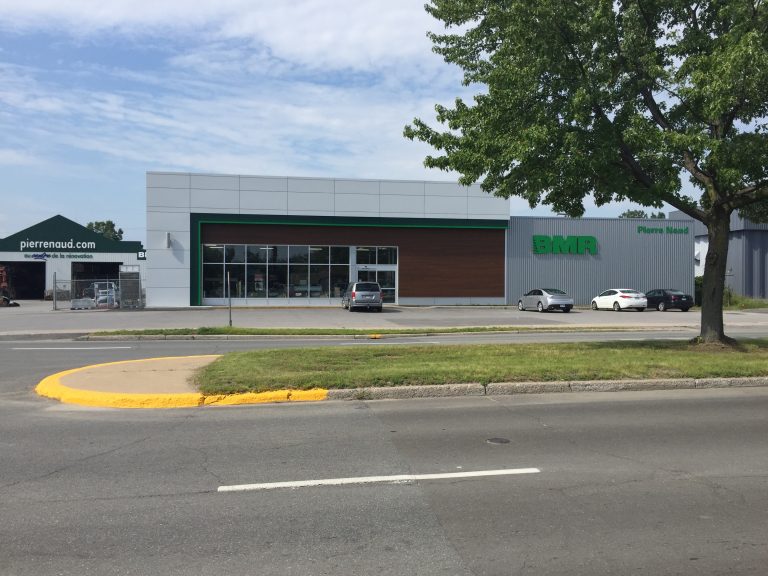 Fraîchement rénové, le BMR Pierre Naud de Trois-Rivières détruit par un ...