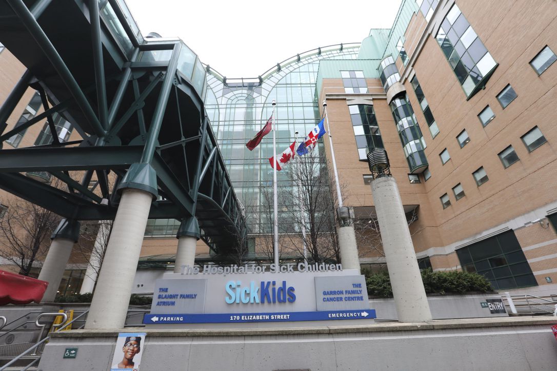 Castle présente son plus important don à l’Hôpital SickKids ...